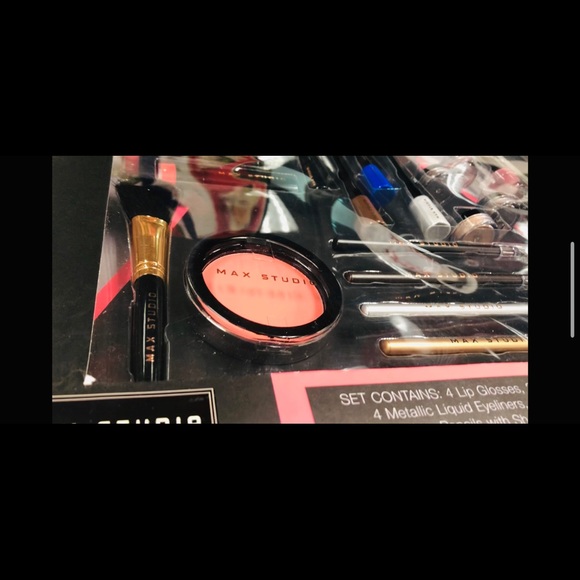 Max Studio | Makeup | Max Studio Makeup Set | Poshmark
